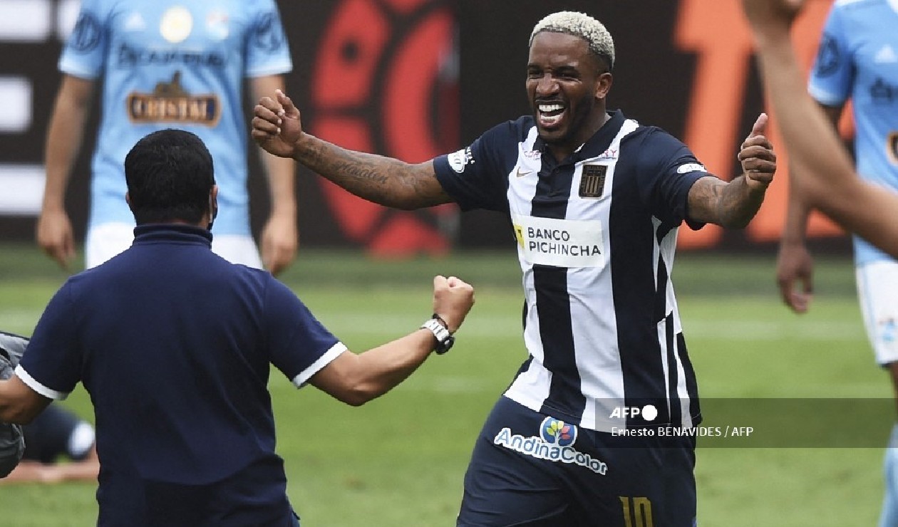 Jefferson Farfán, ídolo del fútbol peruano, se retira a sus 38 años | Antena 2